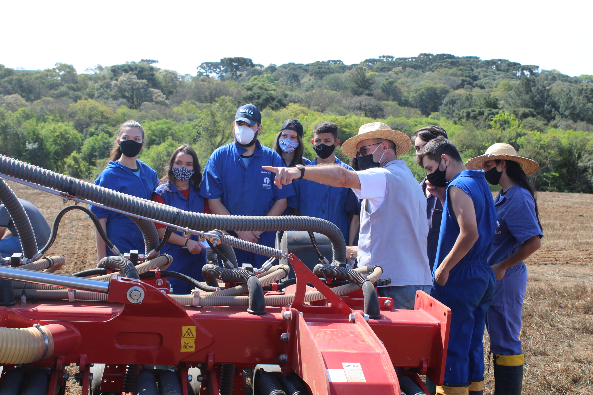 Instituto Cristão qualifica jovens para a vida há mais de cem anos em ...
